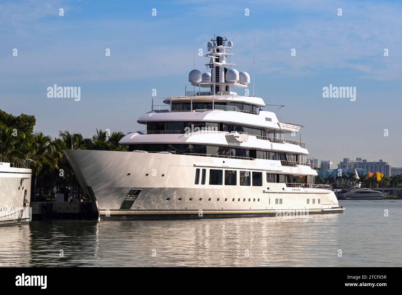 Miami, Floride, États-Unis - 5 décembre 2023 : Super yacht de luxe ...