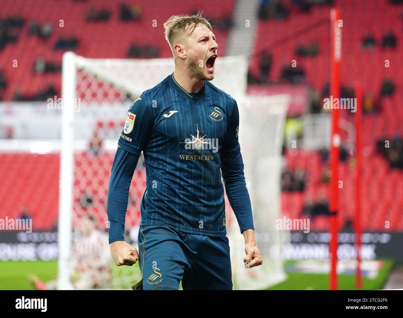 Harry Darling de Swansea City célèbre avoir marqué le premier but de ...