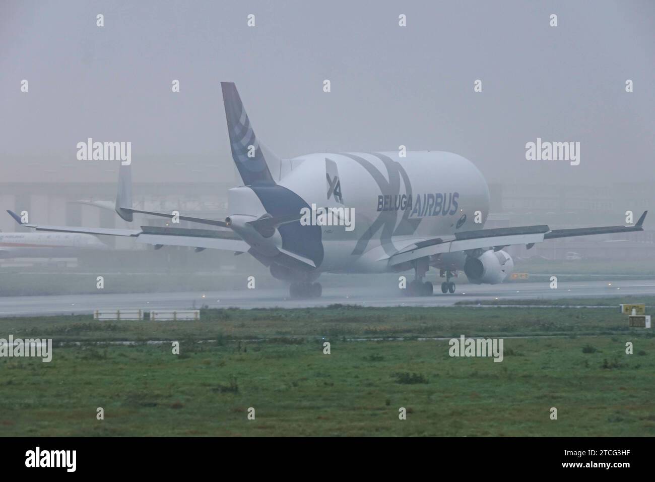 Der Airbus A330-743L Beluga XL A337 der Fluglinie Airbus transport ...