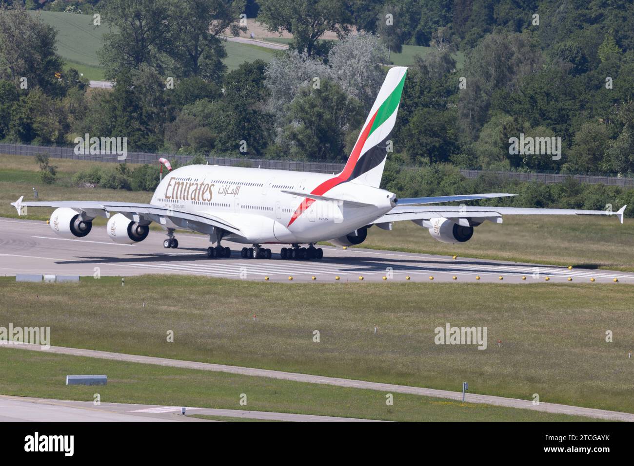 Der Airbus A380-861 A388 der Fluglinie Emirates EK / UAE mit der ...