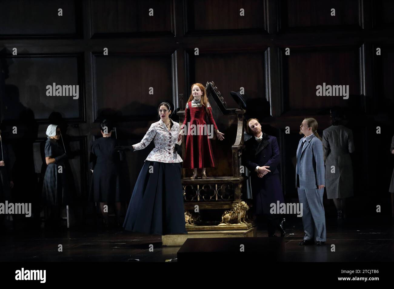 Federica Lombardi als Anna Bolena, eine Kinderstatistin, Padraic Rowan ...