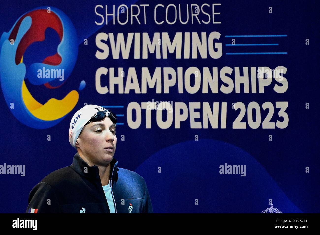 Charlotte Bonnet, de France, se prépare à concourir dans la finale du ...