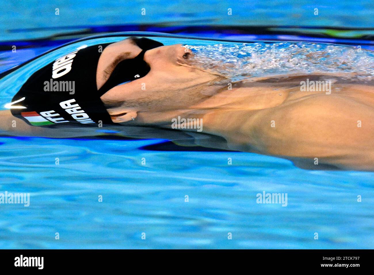 Lorenzo Mora d'Italie concourt dans les demi-finales du 200m Backstroke Men lors des ...