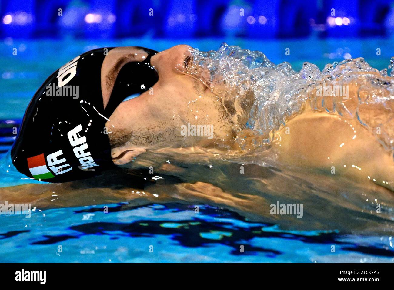 Lorenzo Mora d'Italie concourt dans les demi-finales du 200m Backstroke Men lors des ...