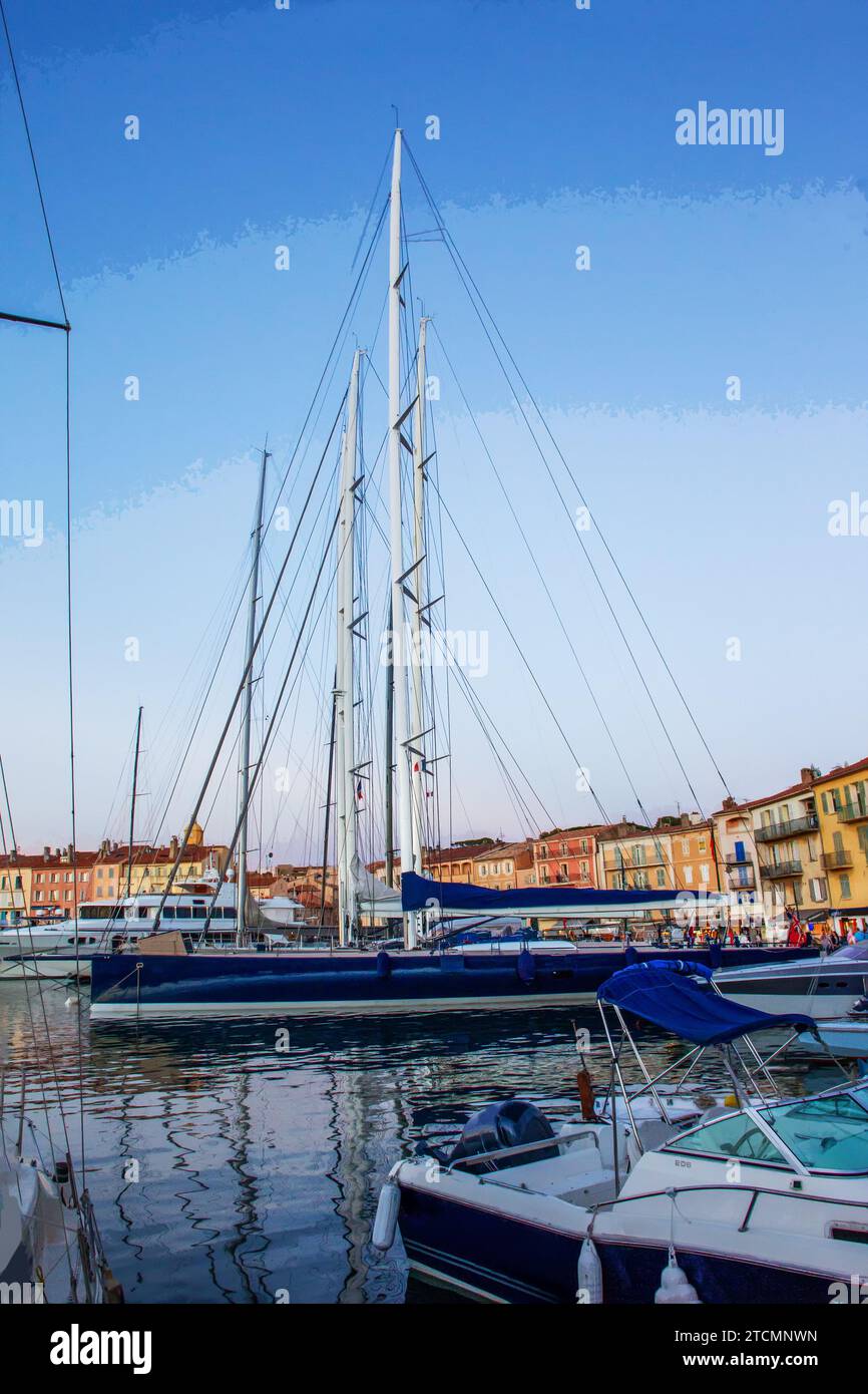 Photo fantastique avec grand voilier dans le port de Saint-Tropez ...