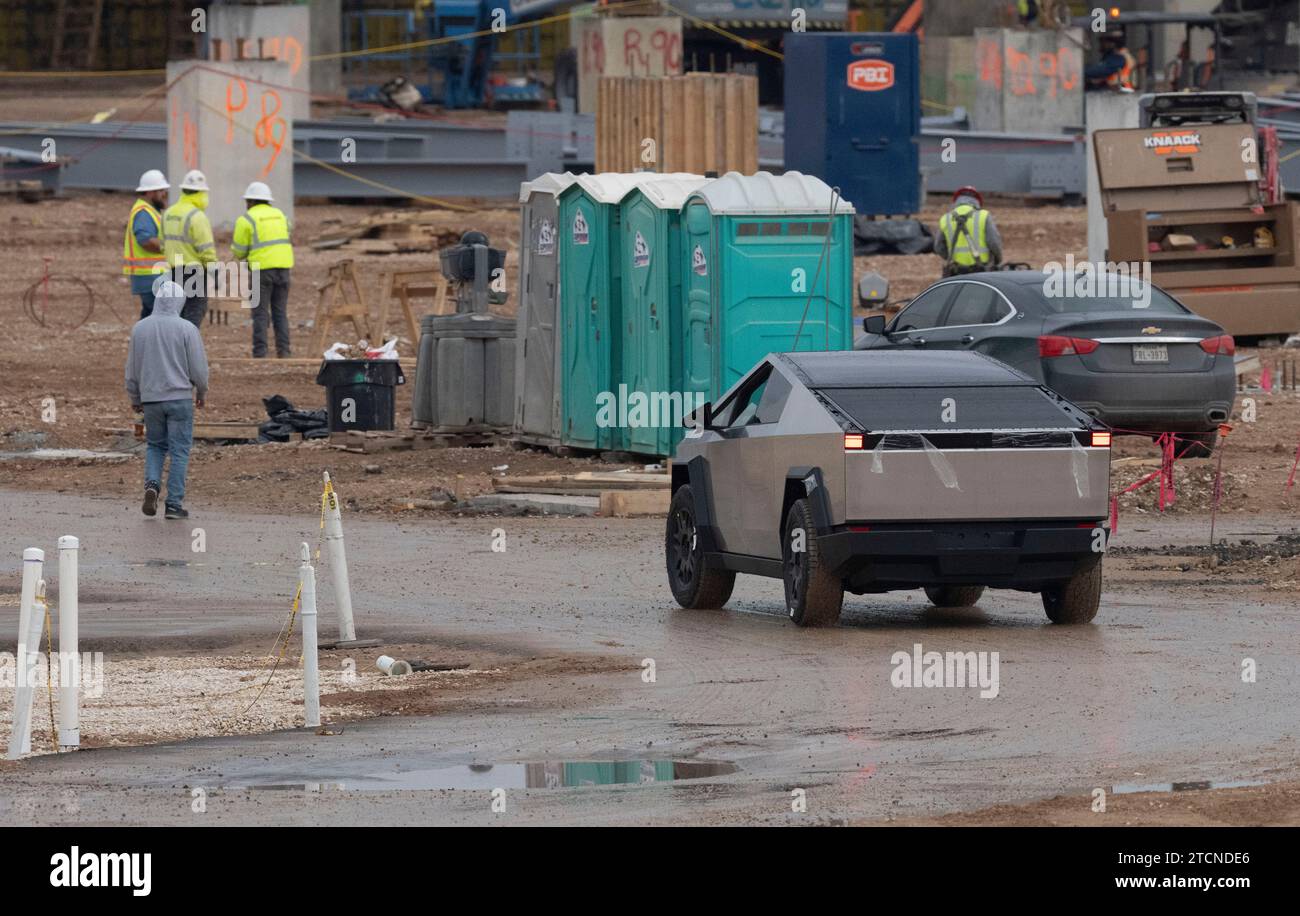 Austin, Texas, États-Unis. 13 décembre 2023. Les nouveaux Cybertrucks ...