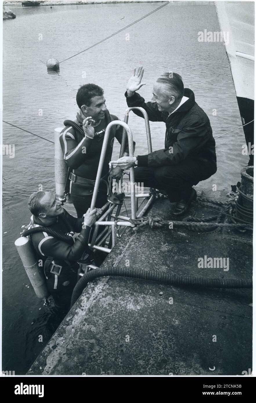 1962. Opération Diogène de Jacques Cousteau, dans laquelle les plongeurs Wesly et Falco ont ...