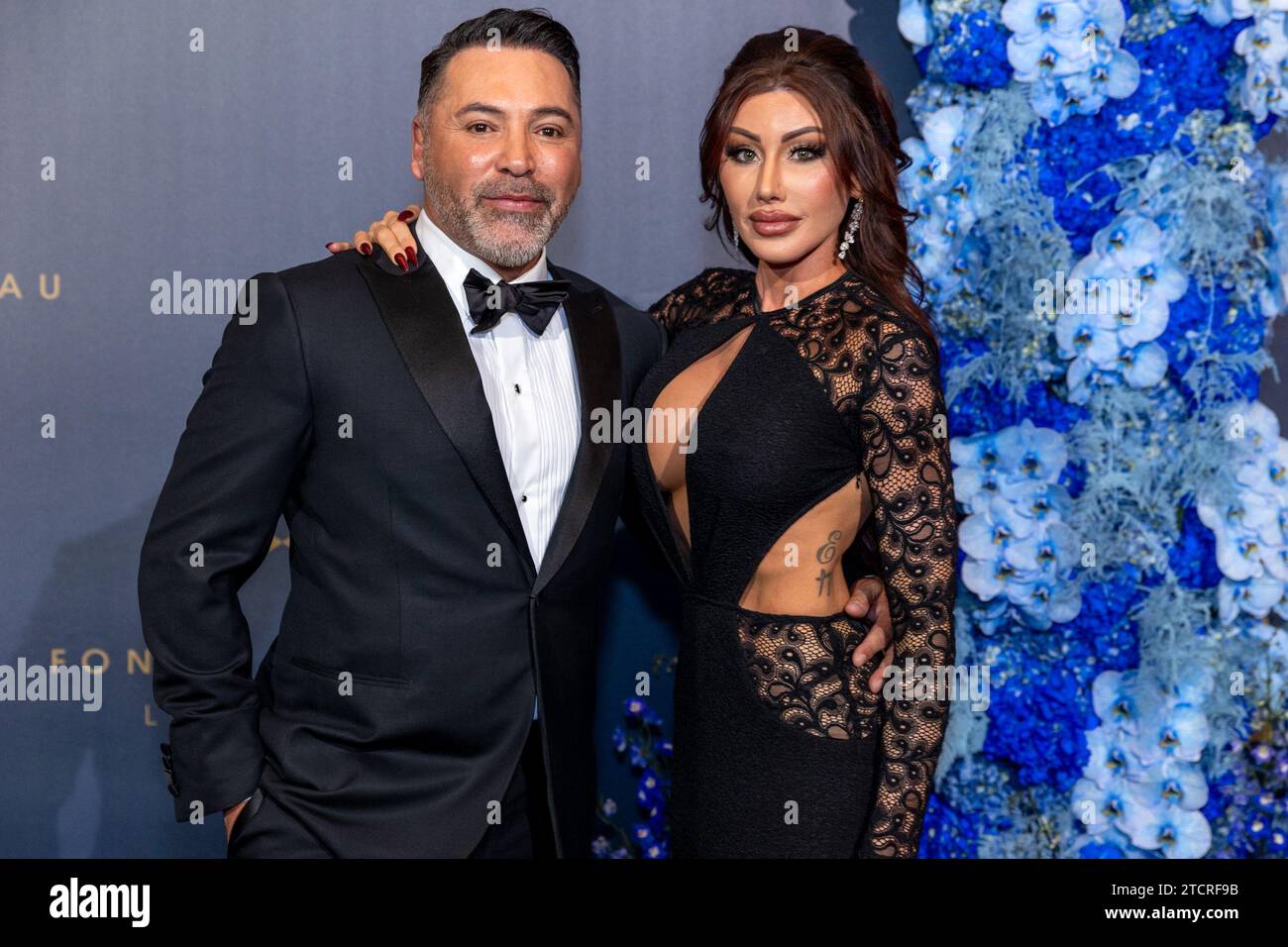 Holly Wonders (à gauche) et Oscar de la Joya assistent à l’inauguration ...