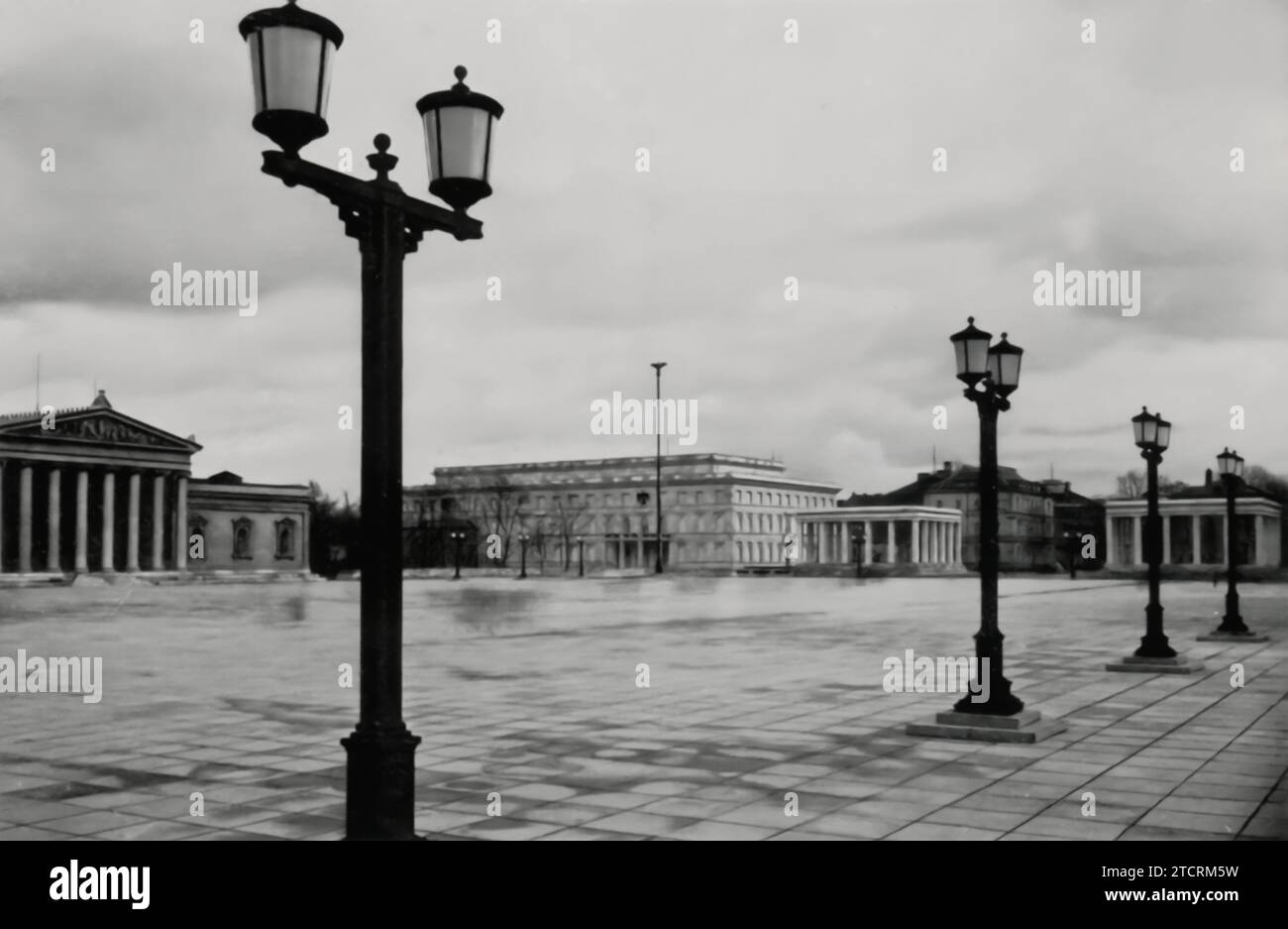 La refonte de Königsplatz à Munich, sous la direction d’Adolf Hitler ...