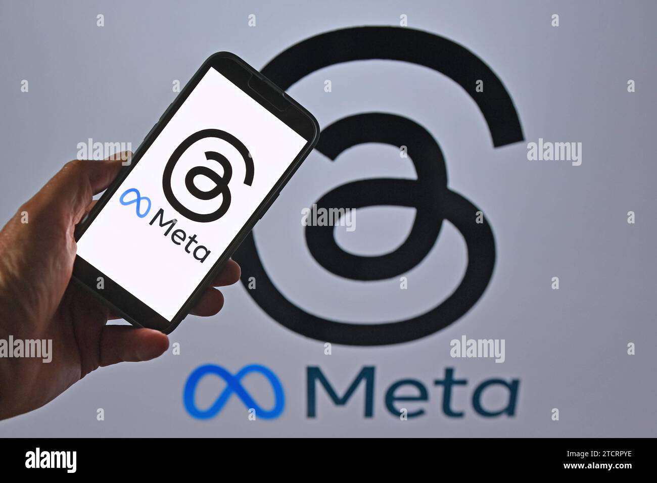 ALTERNATIVE zu TWITTER Start von METAS Kurznachrichtendienst threads erwartet. Themenfoto ...