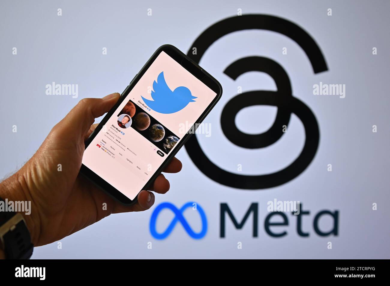 ALTERNATIVE zu TWITTER Start von METAS Kurznachrichtendienst threads erwartet. Themenfoto ...