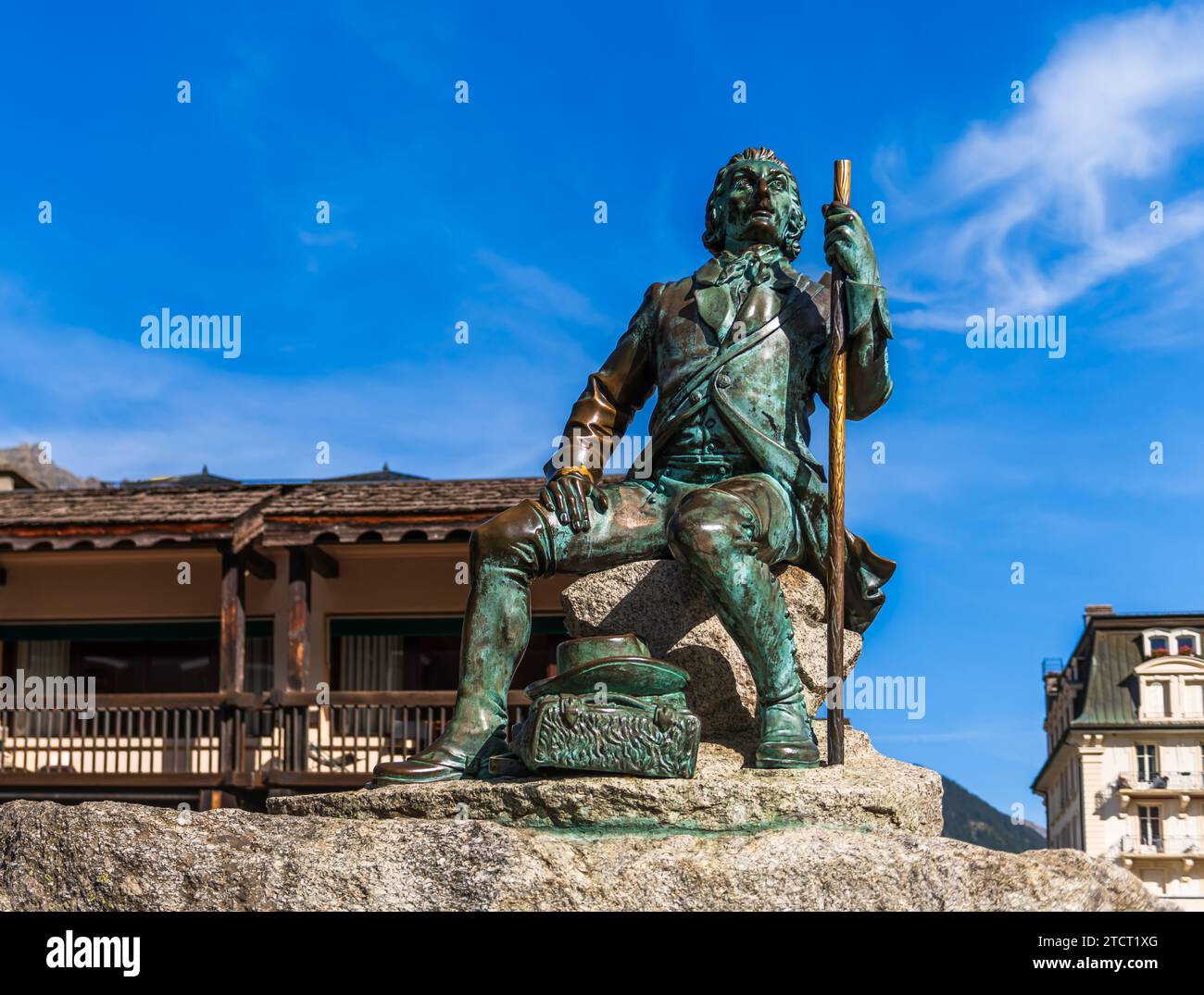 Statue en bronze de Michel Gabriel Paccard, célèbre pour sa première ...