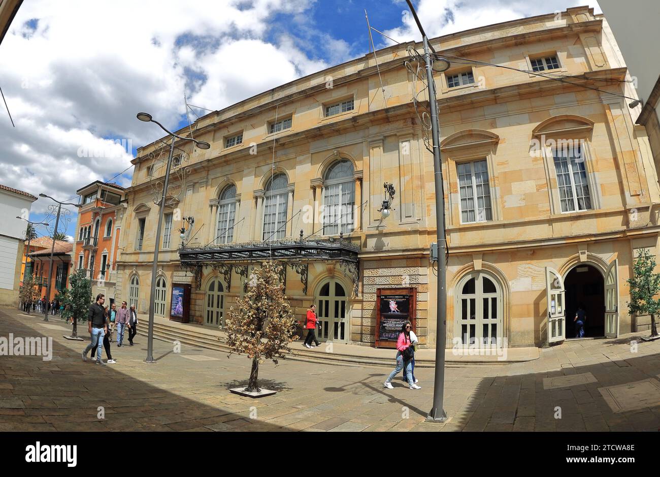 Bogota-Colombia-13-12-2023. Les touristes marchent à travers la vieille ...