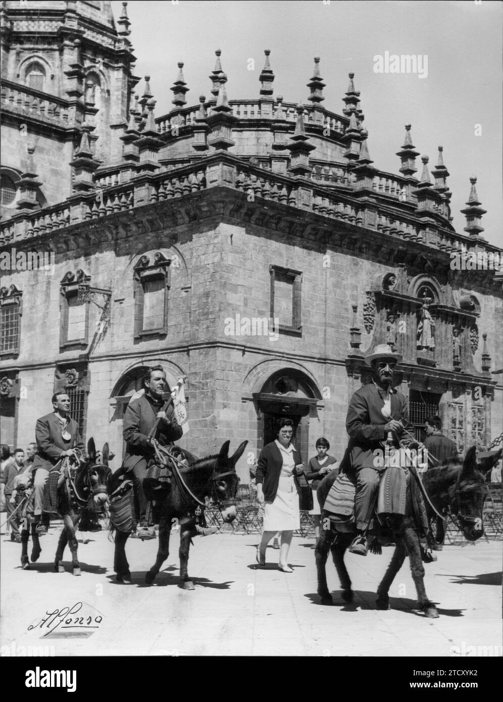 06/30/1965. Les amis du Camino de Santiago, d'Estella, sont allés à ...
