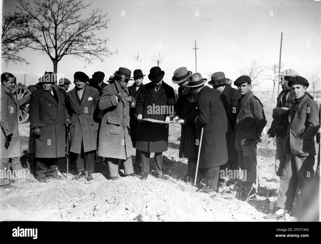 02/01/1931. Villaverde (Madrid) : le maire de Madrid voit les plans de ...