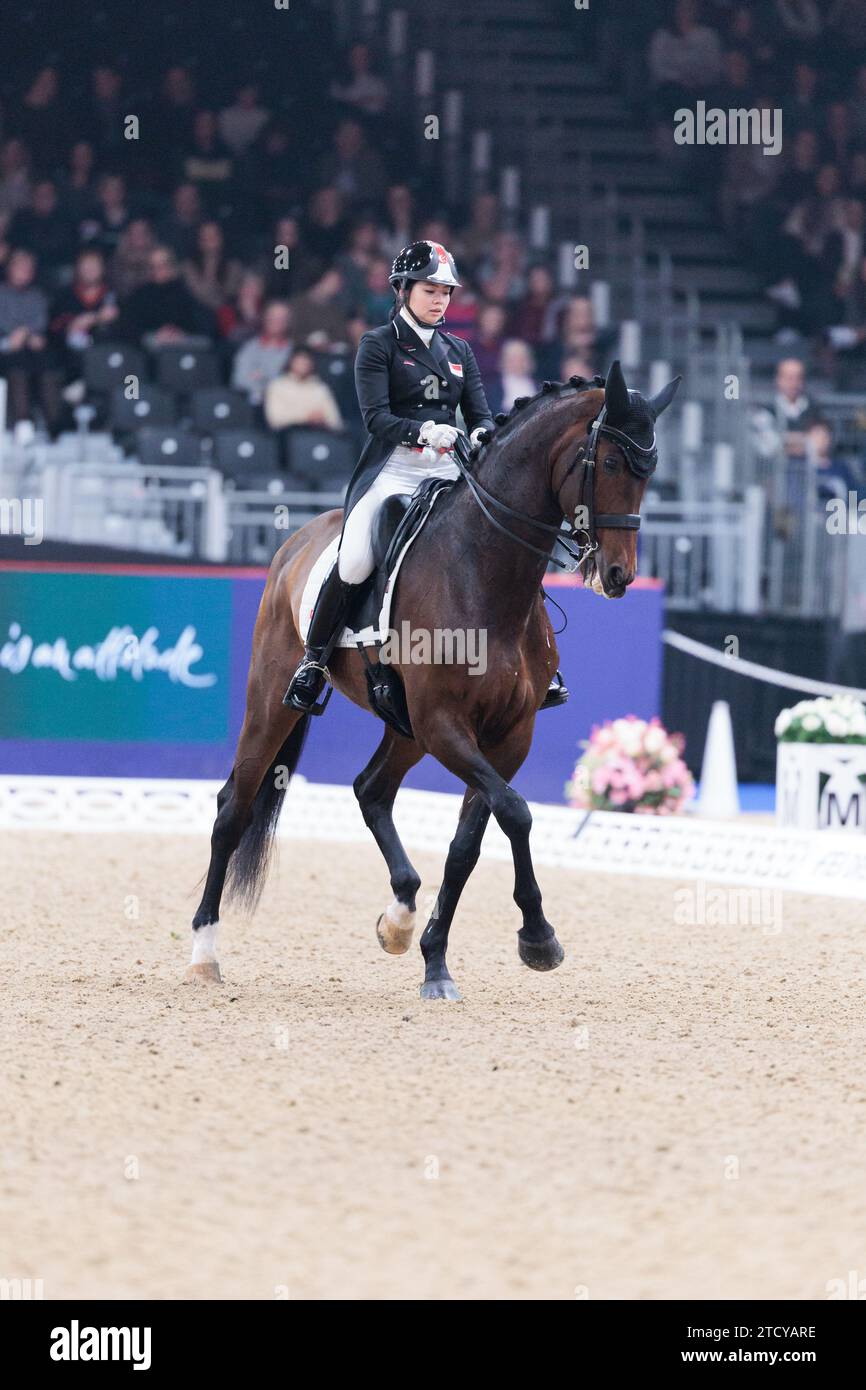 Caroline Chew de Singapour avec Blue hors Zatchmo lors de la coupe du ...
