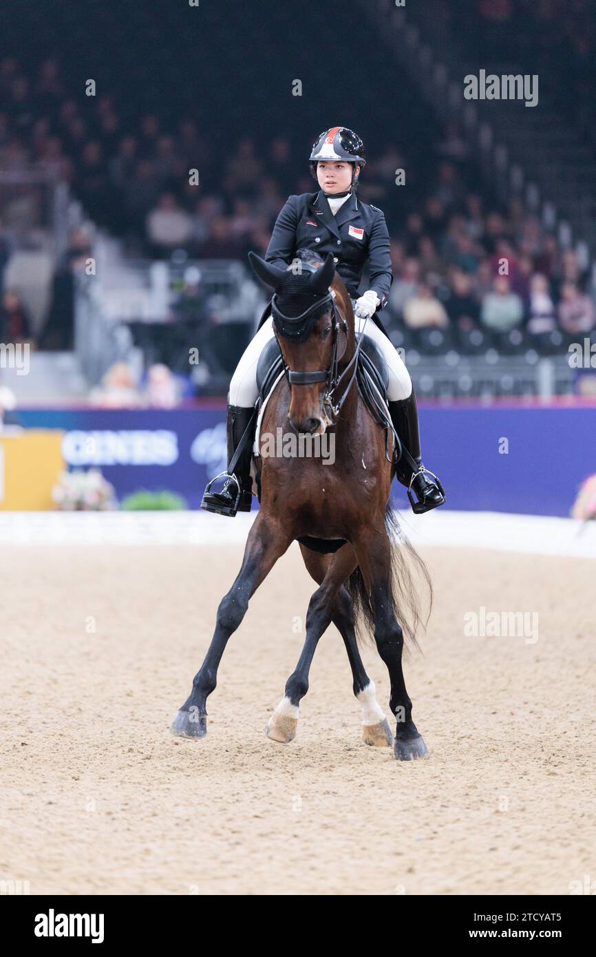 Caroline Chew de Singapour avec Blue hors Zatchmo lors de la coupe du ...
