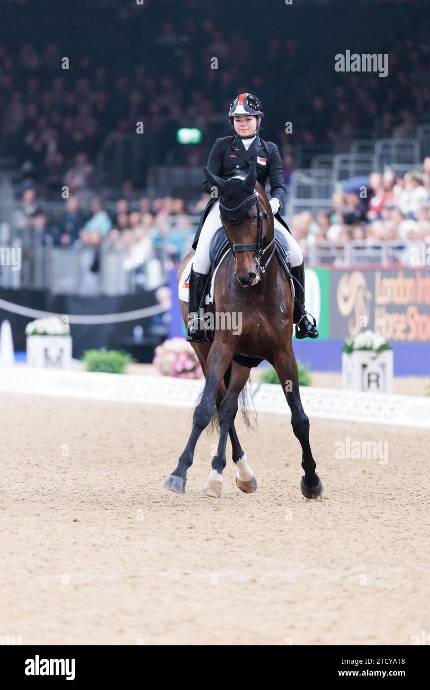 Caroline Chew de Singapour avec Blue hors Zatchmo lors de la coupe du ...