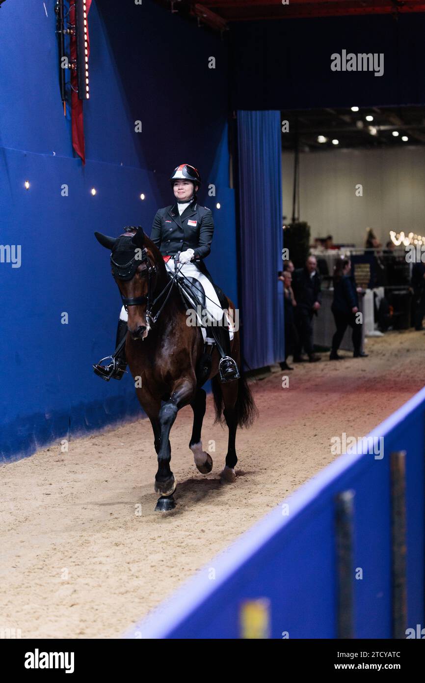 Caroline Chew de Singapour avec Blue hors Zatchmo lors de la coupe du ...