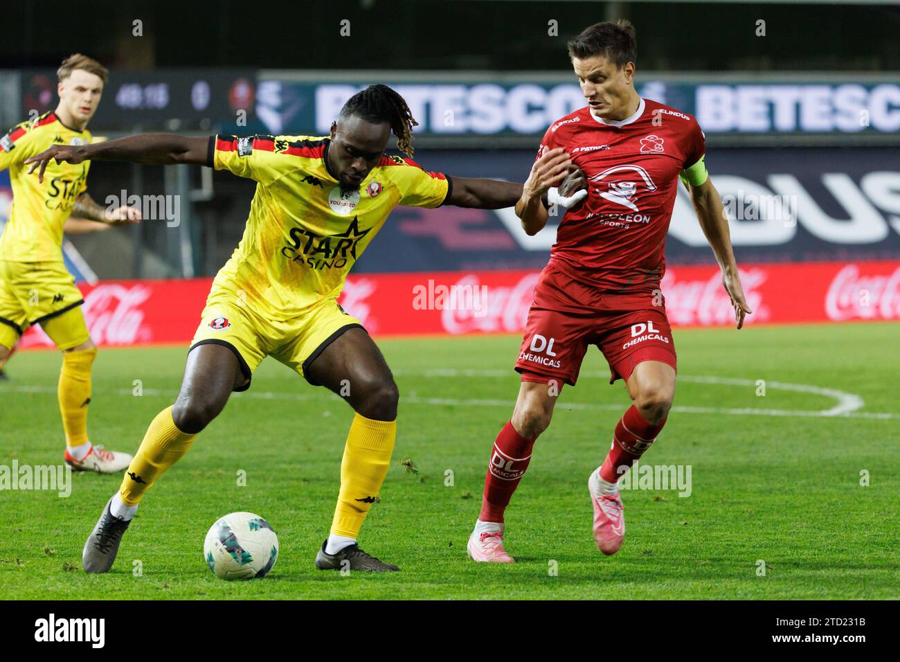 Marvin Silver Tshibuabua de Seraing et Jelle Vossen d'Essevee se ...