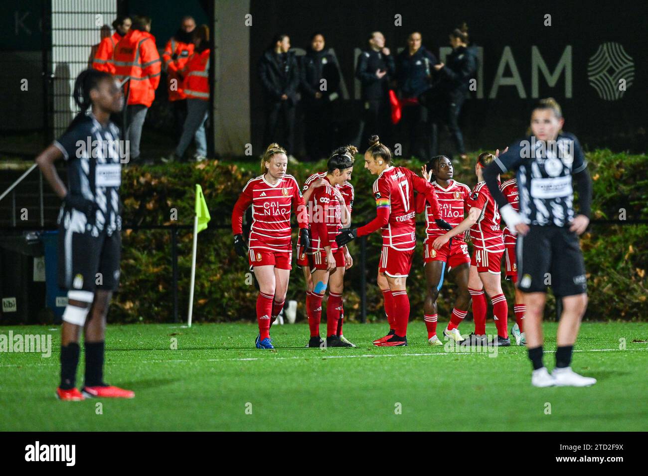 WELMA Fon (22) de Standard scores 0-2 et Standard peuvent célébrer lors ...