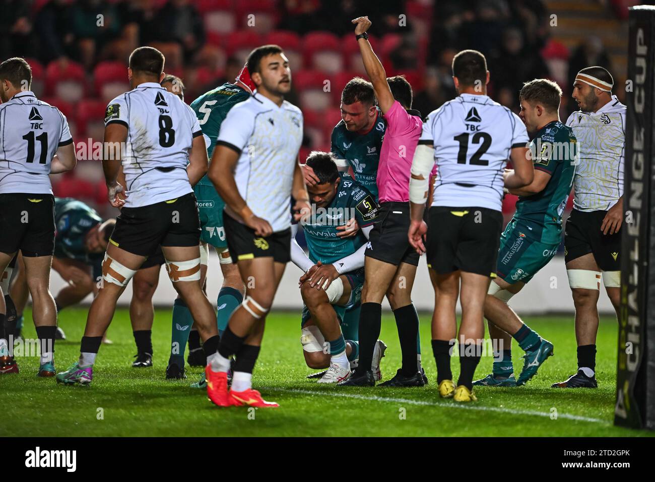 Vaea Fifita de Scarlets fait un essai lors du match de la European ...