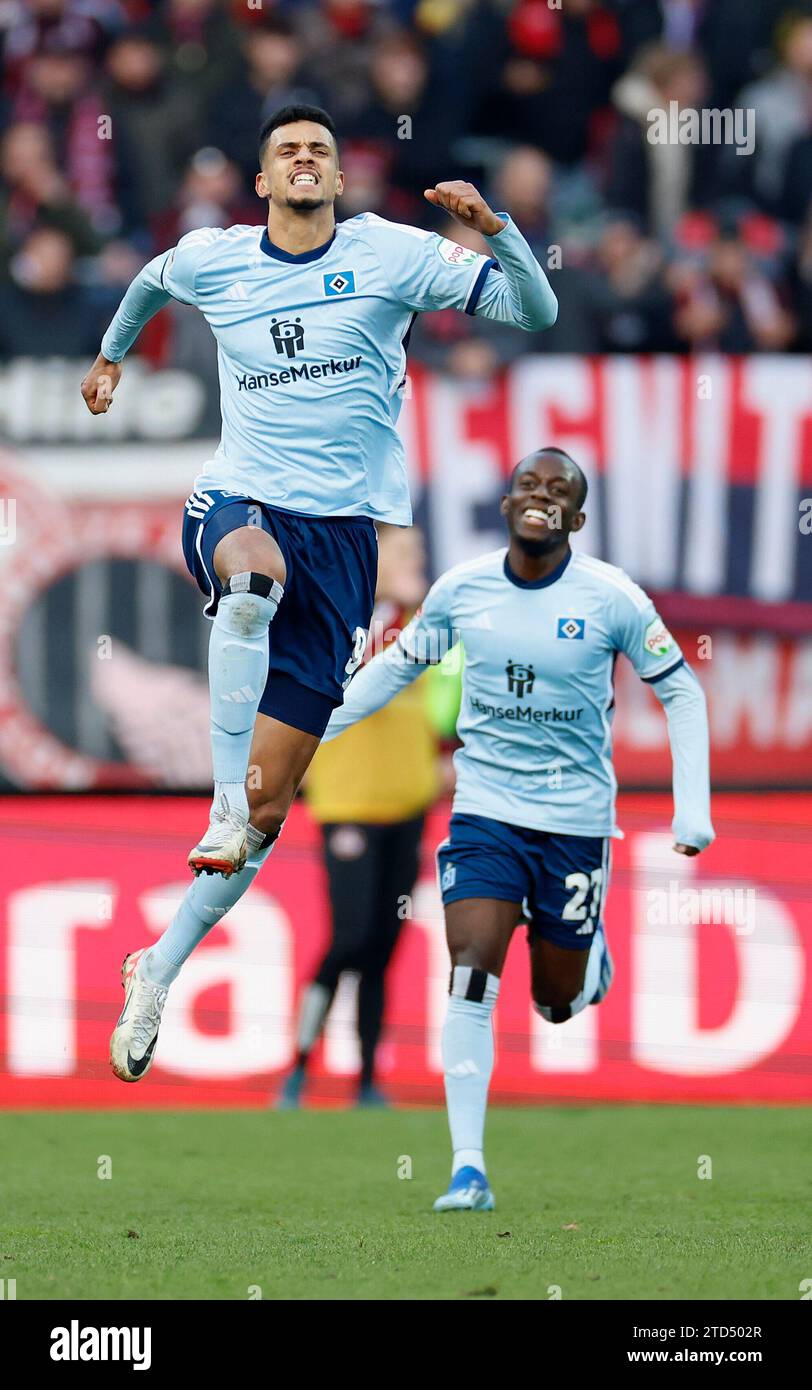 Bild : Torschuetze Robert Glatzel (Hamburger SV, 9) und Jean-Luc Dompe (Hamburger SV, 27) Jubel ...