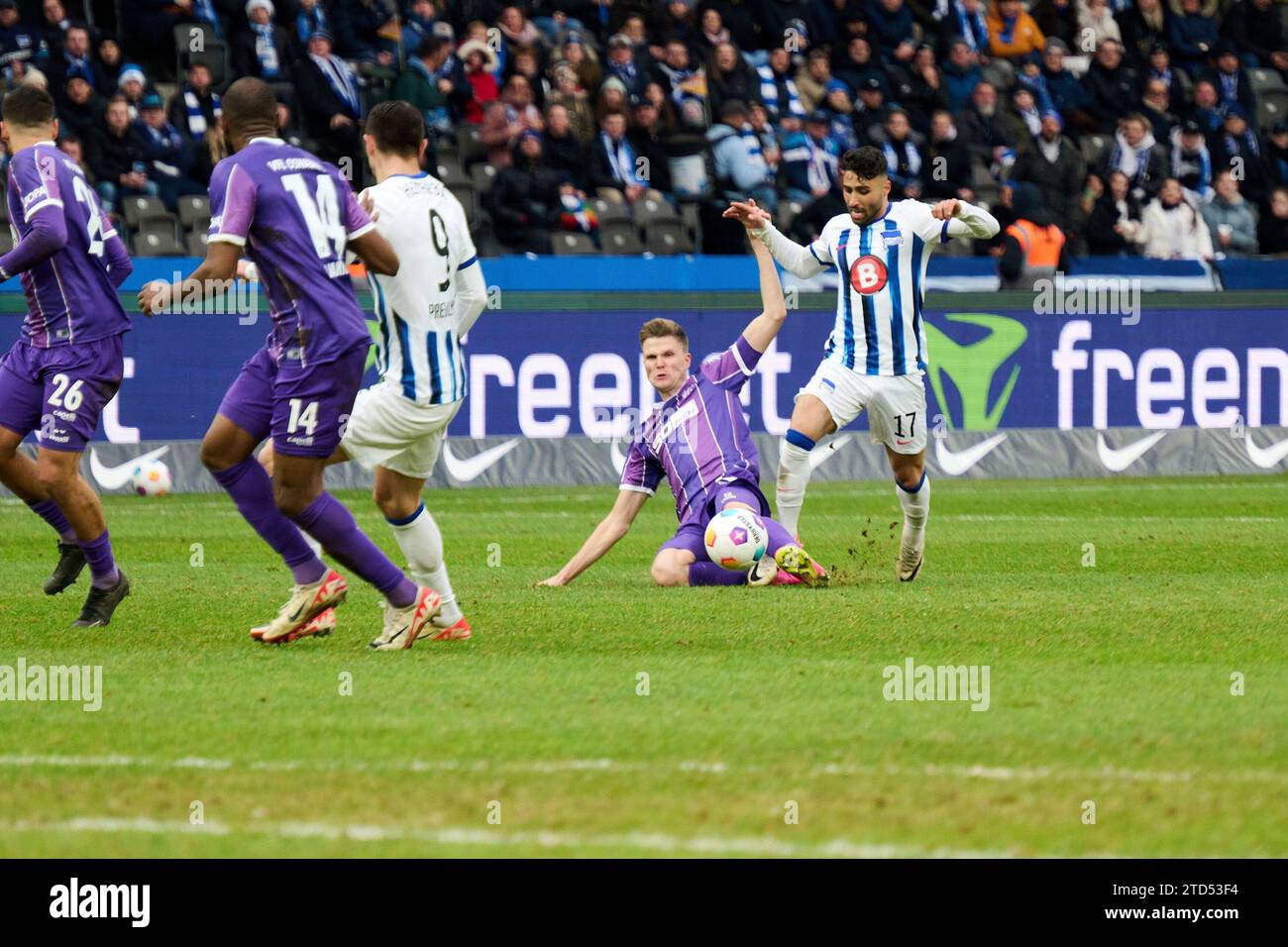 Nader El-Jindaoui (Hertha BSC, #17) im Zweikampf GER, Hertha BSC vs VFL Osnabrueck, Fussball ...