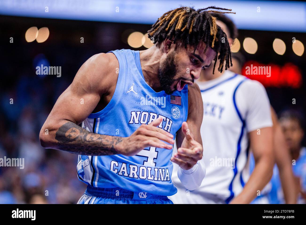 16 décembre 2023 : le garde des Tar Heels de Caroline du Nord RJ Davis ...