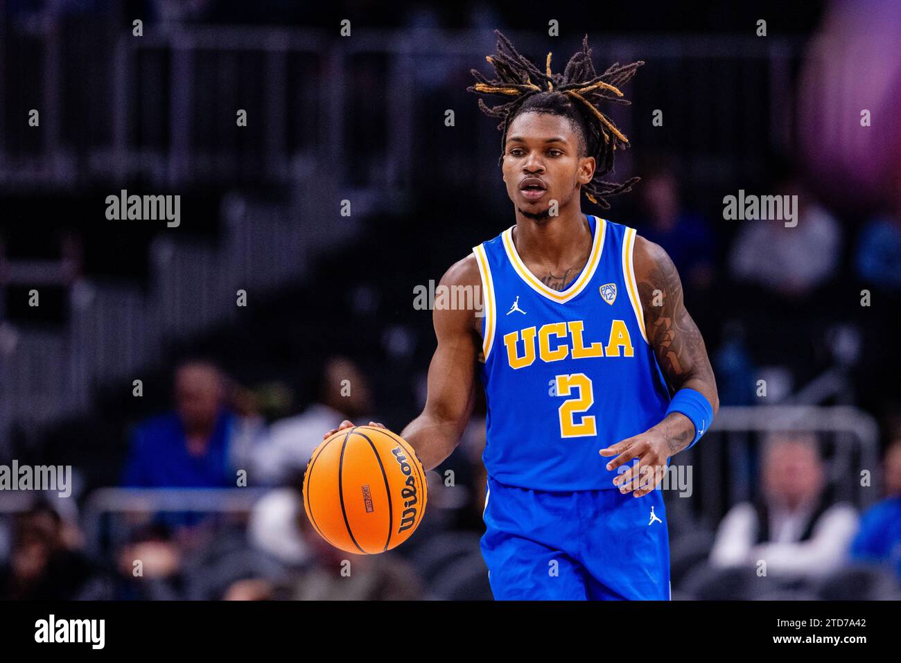 16 décembre 2023 : Dylan Andrews (2 ans), garde des Bruins de l'UCLA ...