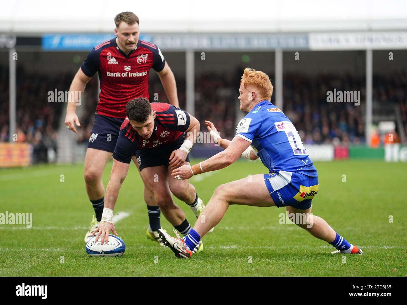 Calvin Nash de Munster marque son premier essai lors du match de la ...