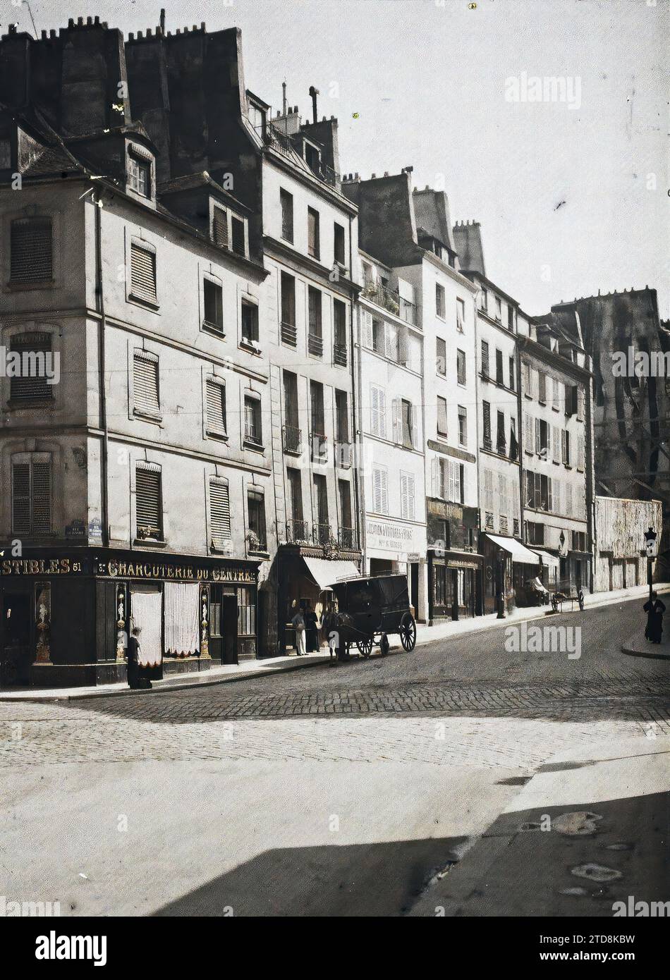 Paris (Ve arr.), France le coin de la rue du Cardinal-Lemoine et de la rue de Jussieu, transport ...