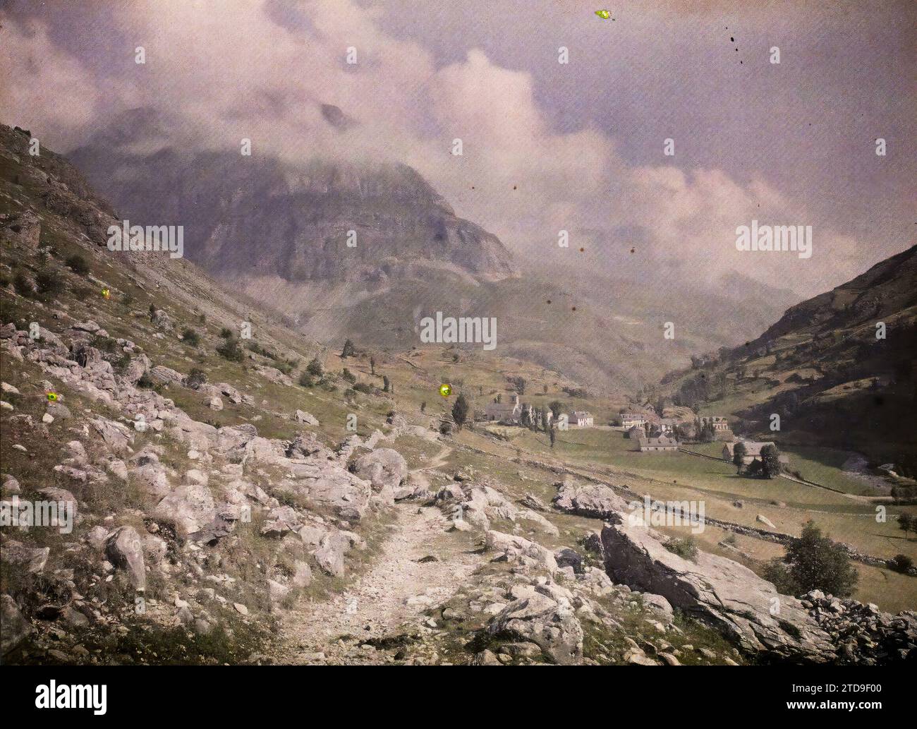 Gavarnie village Banque de photographies et d’images à haute résolution ...