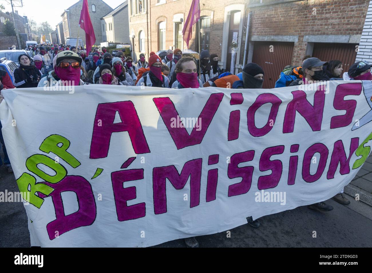 Liège, Belgique. 17 décembre 2023. L'illustration montre une marche le ...