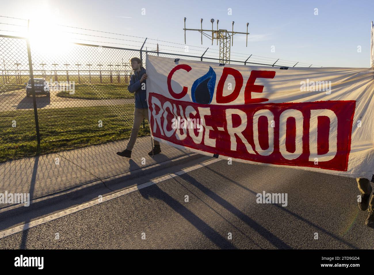 Liège, Belgique. 17 décembre 2023. L'illustration montre une marche le ...