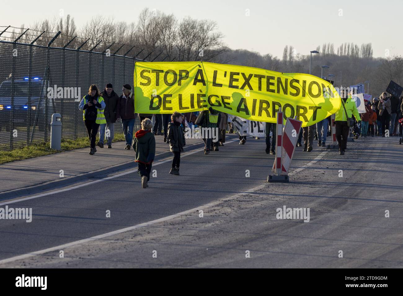 Liège, Belgique. 17 décembre 2023. L'illustration montre une marche le ...