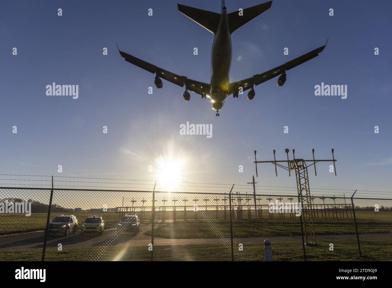 Liège, Belgique. 17 décembre 2023. L'illustration montre un avion ...