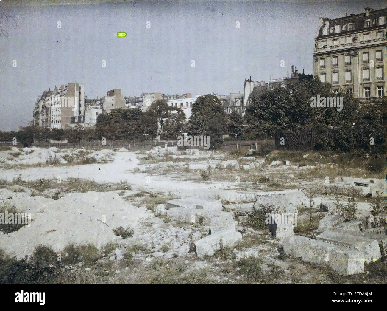 Paris (16e arr.), France la zone des anciennes fortifications de la ...