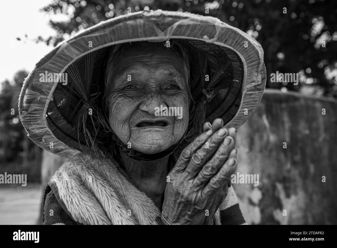 Portrait de vieille femme ridée Banque d'images noir et blanc - Alamy
