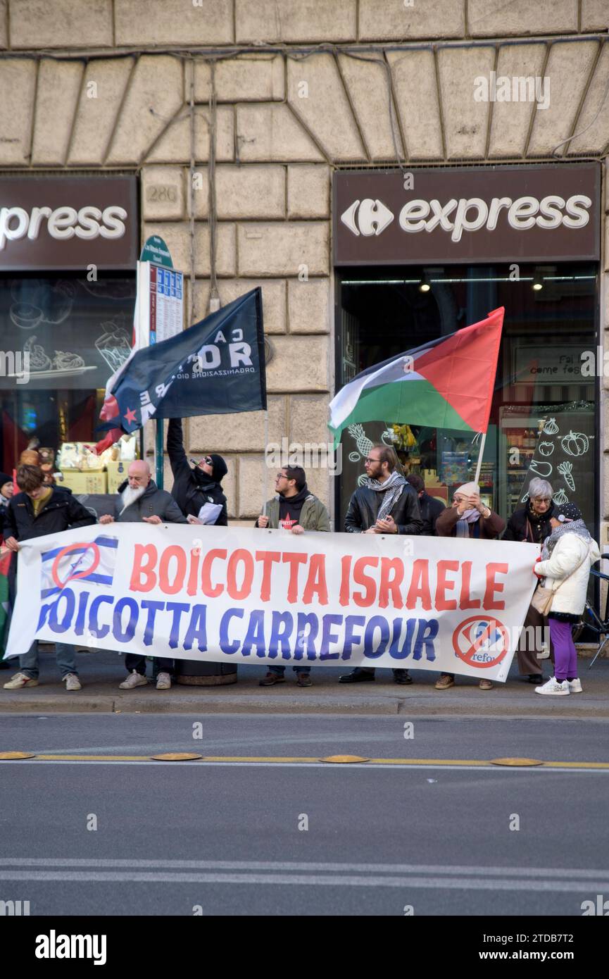 Rome, Italie. 16 décembre 2023. Des militants de la cause palestinienne ...
