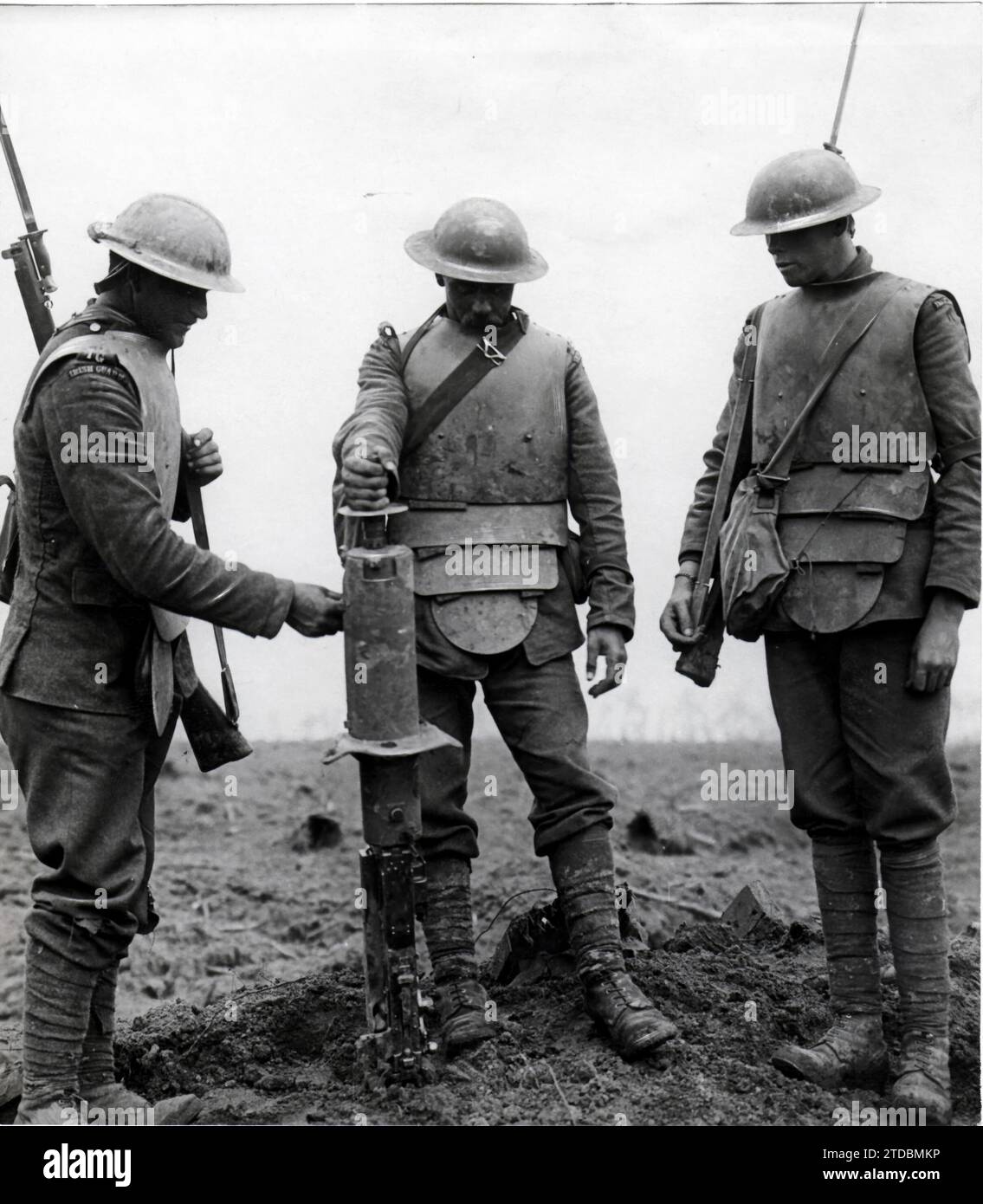 12/31/1917. Armure moderne. Soldats anglais, portant des cuirasses en ...