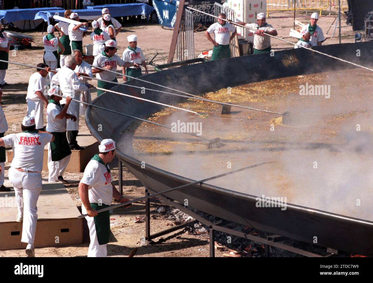 La plus grande paella du monde Banque de photographies et d’images à ...