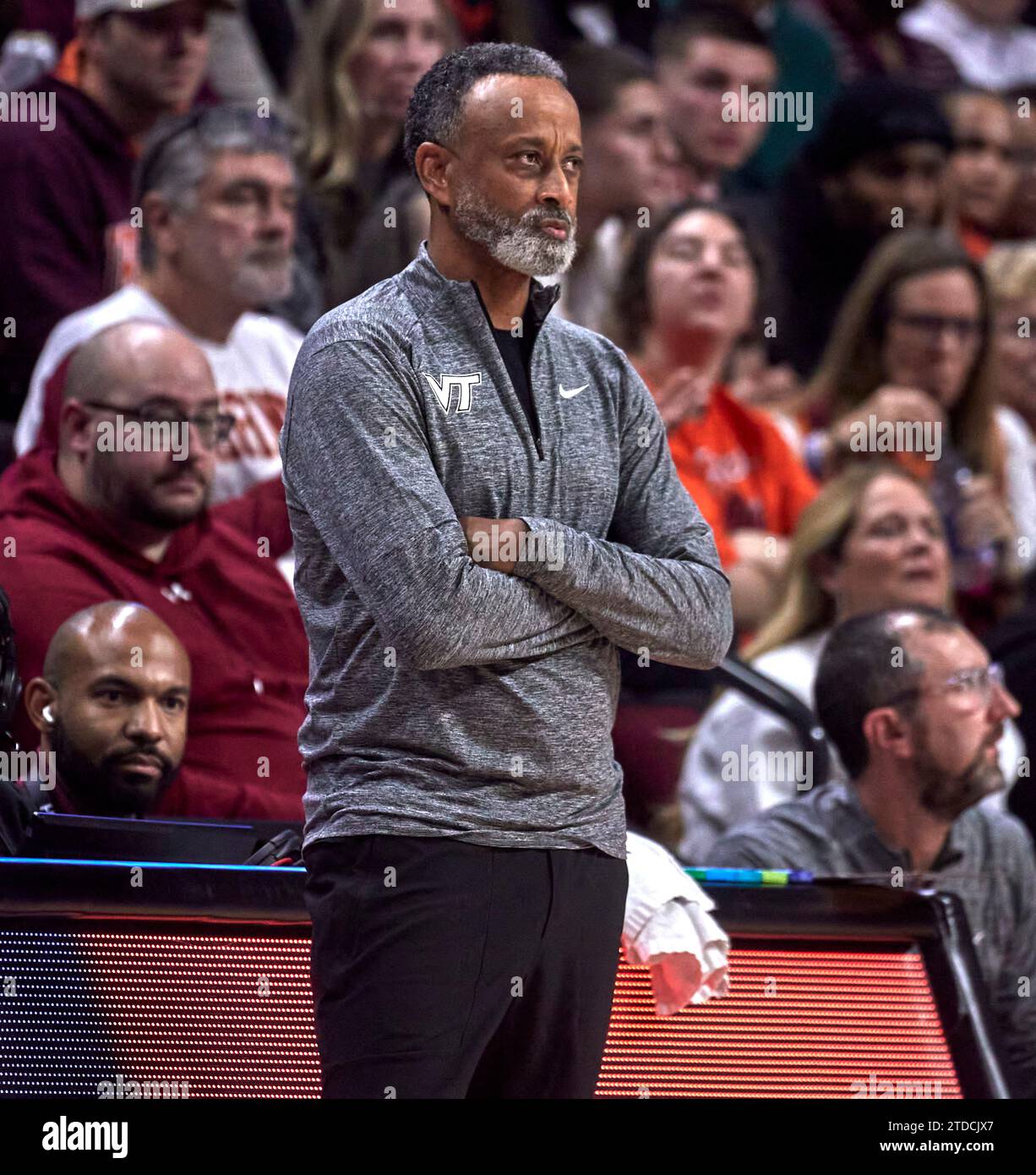 Kenny Brooks, entraîneur-chef des Hokies de Virginia Tech, lors d'un ...