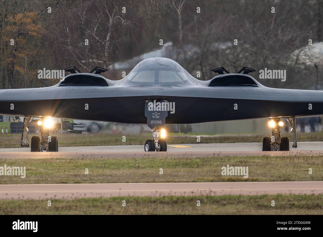 Bombardier furtif usaf Banque de photographies et d’images à haute ...