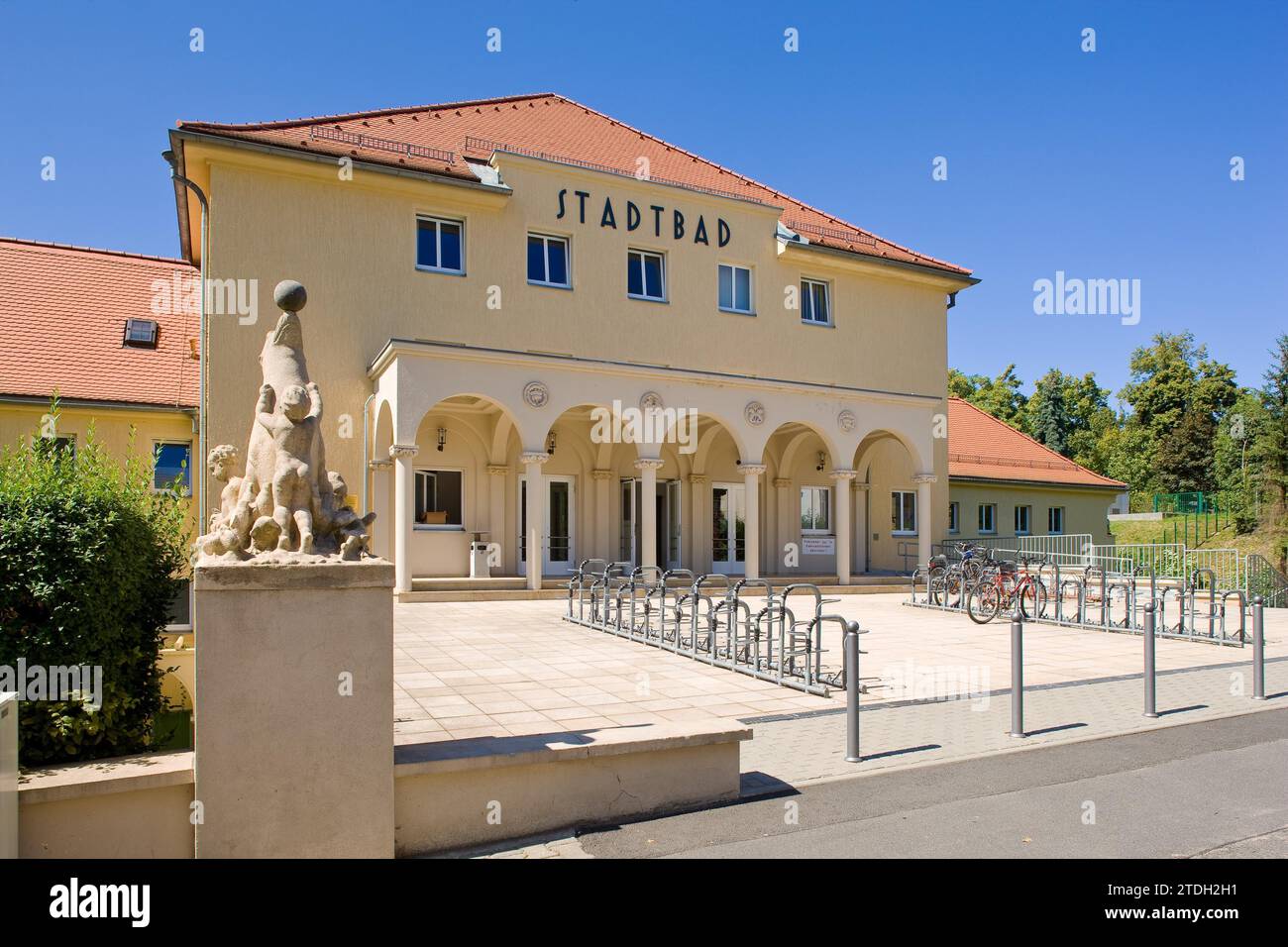 Doebeln est situé dans le pays montagneux de Saxe central dans un large ...