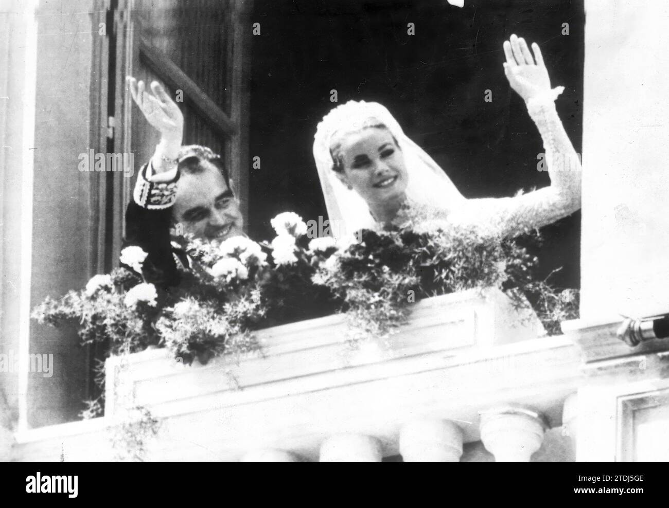 Monaco, 04/18/1956. Mariage entre Rainier III de Monaco et Grace Kelly ...