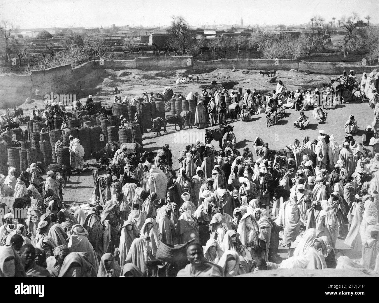 03/31/1911. La question du Maroc. Souk el Jemis, dans la ville de ...