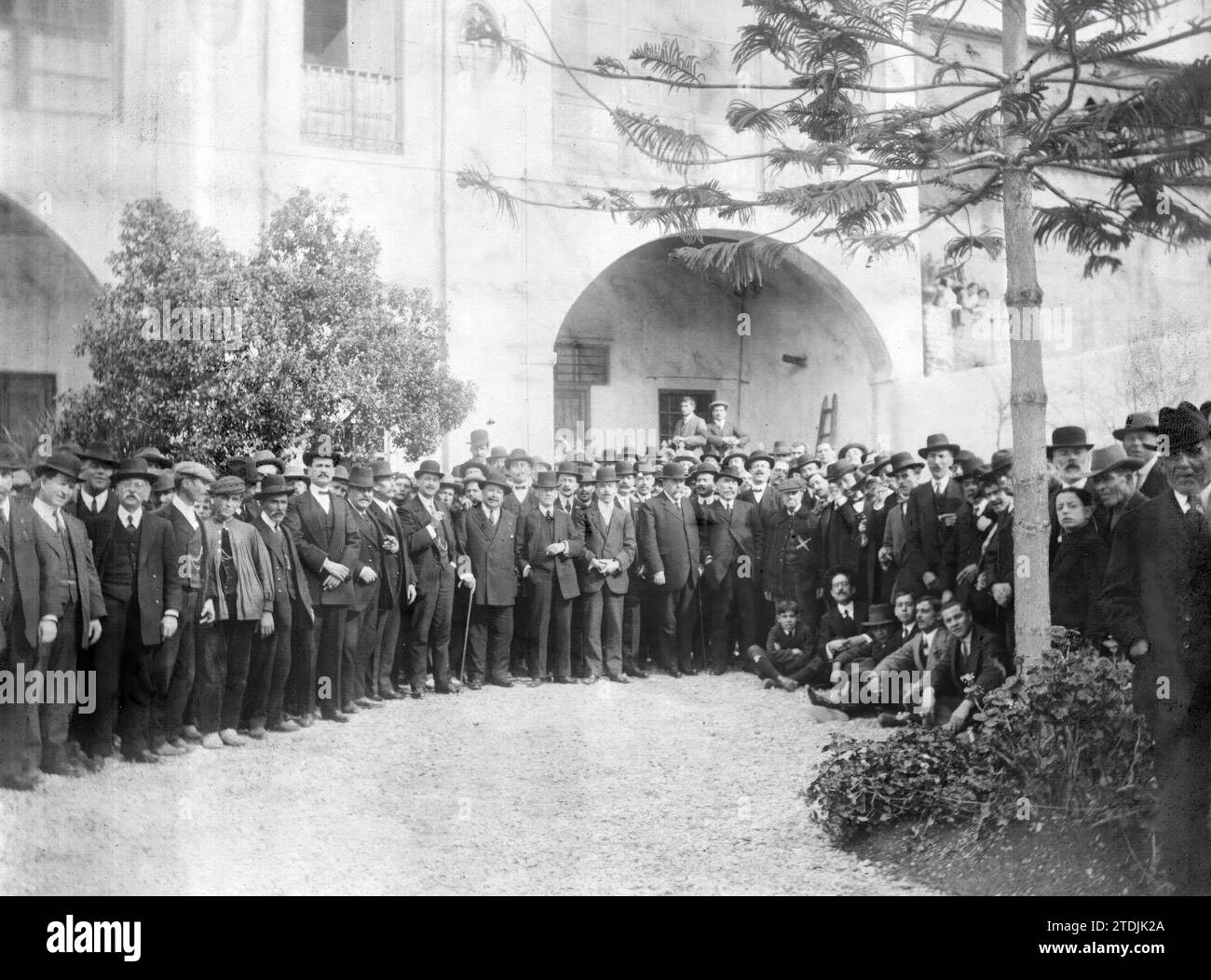 02/28/1914. D'un voyage par le général de Catalogne. Le général Weyler ...