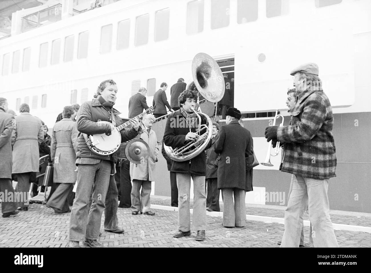750,000e bateau en écluse, Tor Scandinavia, Ships, 16-02-1978, Whizgle ...