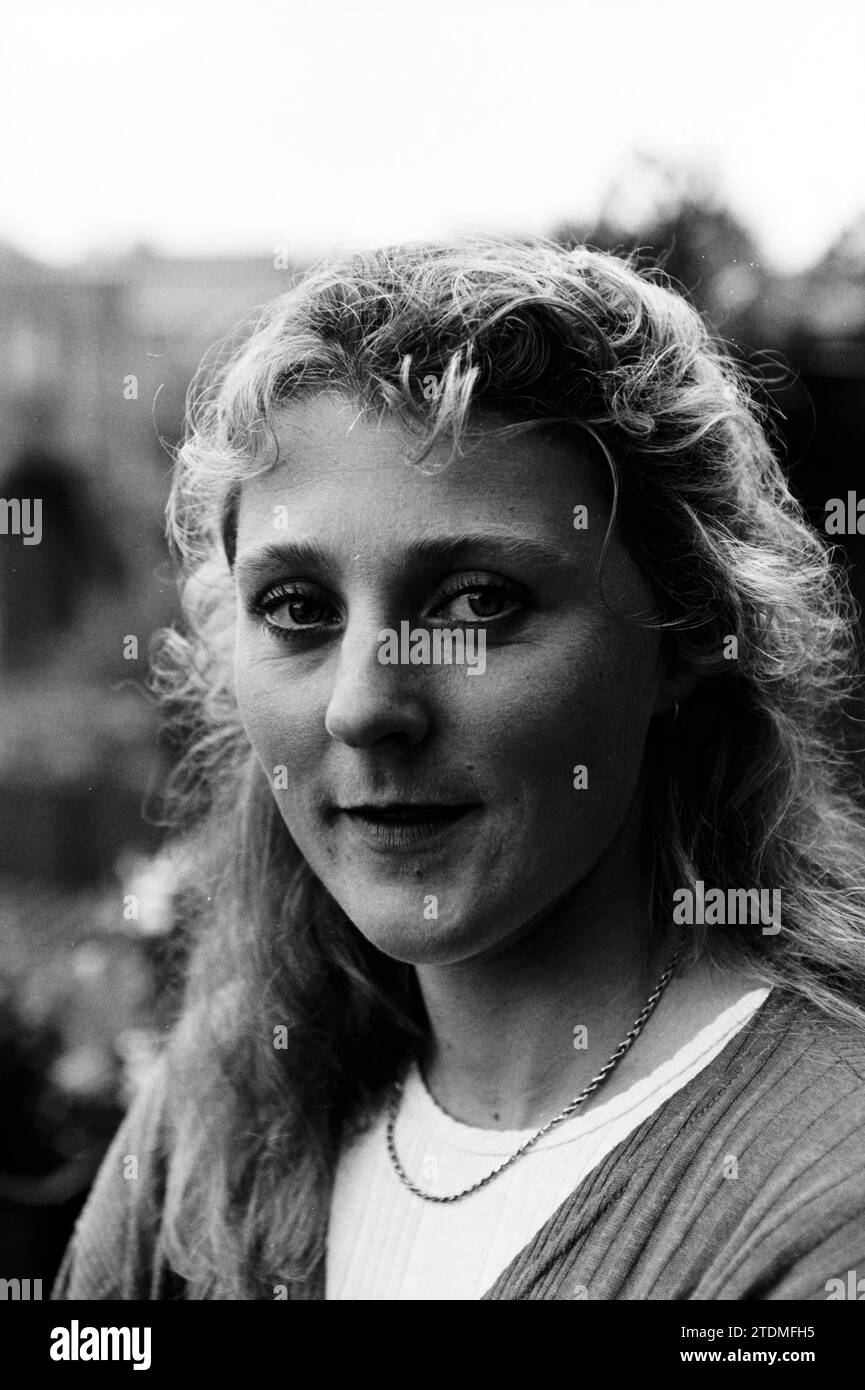 La joueuse de softball jacqueline van balen Banque de photographies et ...